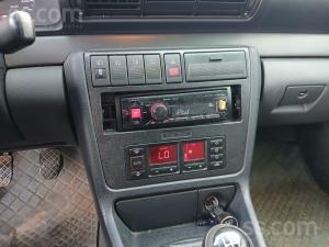 Green Audi A4 1998 in Riga, with an engine capacity of 1.60 L and mileage of 255 thousand km for 1400 €, photo 8 on AUTOMOTO.COM.LV