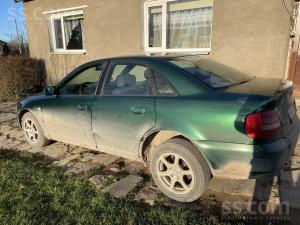 Zaļš Audi A4 1999 Jelgava, ar dzinēja tilpumu 1.60 L un nobraukumu 330 tūkst. km par 700 €, foto 2 vietnē AUTOMOTO.COM.LV