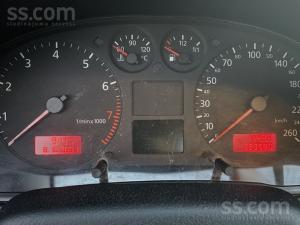 Zaļš Audi A4 1999 Jelgava, ar dzinēja tilpumu 1.60 L un nobraukumu 330 tūkst. km par 700 €, foto 7 vietnē AUTOMOTO.COM.LV