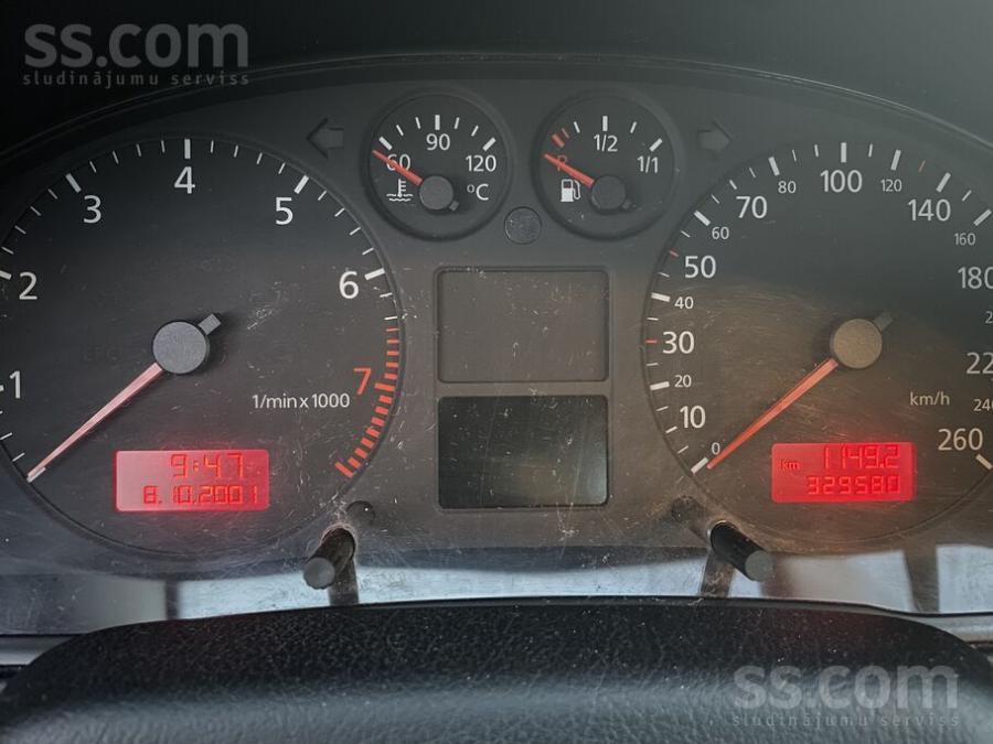 Zaļš Audi A4 1999 Jelgava, ar dzinēja tilpumu 1.60 L un nobraukumu 330 tūkst. km par 700 €, foto 7 vietnē AUTOMOTO.COM.LV