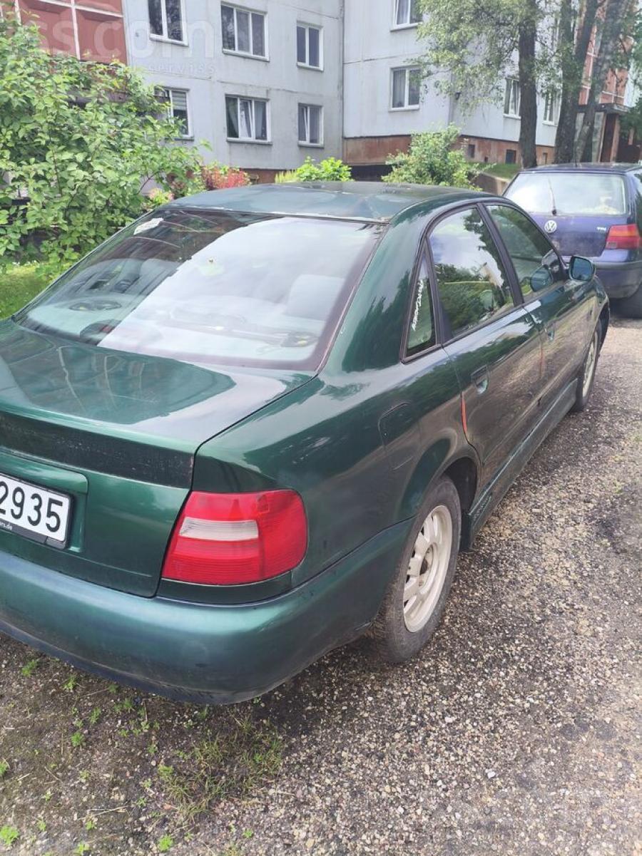 Green Audi A4 1999 in Riga, with an engine capacity of 1.80 L and mileage of 294 thousand km for 1000 €, photo 4 on AUTOMOTO.COM.LV