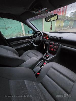 Zaļš Audi A4 2000 Tallina, ar dzinēja tilpumu 1.80 L un nobraukumu 268 tūkst. km par 600 €, foto 9 vietnē AUTOMOTO.COM.LV