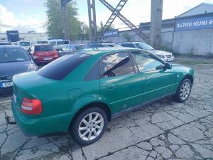 Zaļš Audi A4 2000 Tallina, ar dzinēja tilpumu 1.60 L un nobraukumu 251 tūkst. km par 499 €, foto 4 vietnē AUTOMOTO.COM.LV