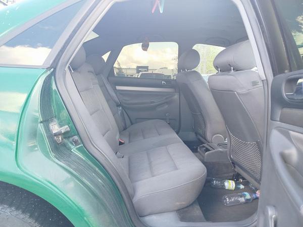 Zaļš Audi A4 2000 Tallina, ar dzinēja tilpumu 1.60 L un nobraukumu 251 tūkst. km par 499 €, foto 8 vietnē AUTOMOTO.COM.LV