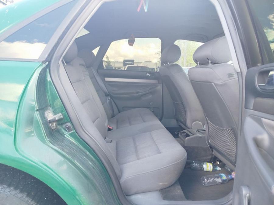 Zaļš Audi A4 2000 Tallina, ar dzinēja tilpumu 1.60 L un nobraukumu 251 tūkst. km par 499 €, foto 8 vietnē AUTOMOTO.COM.LV
