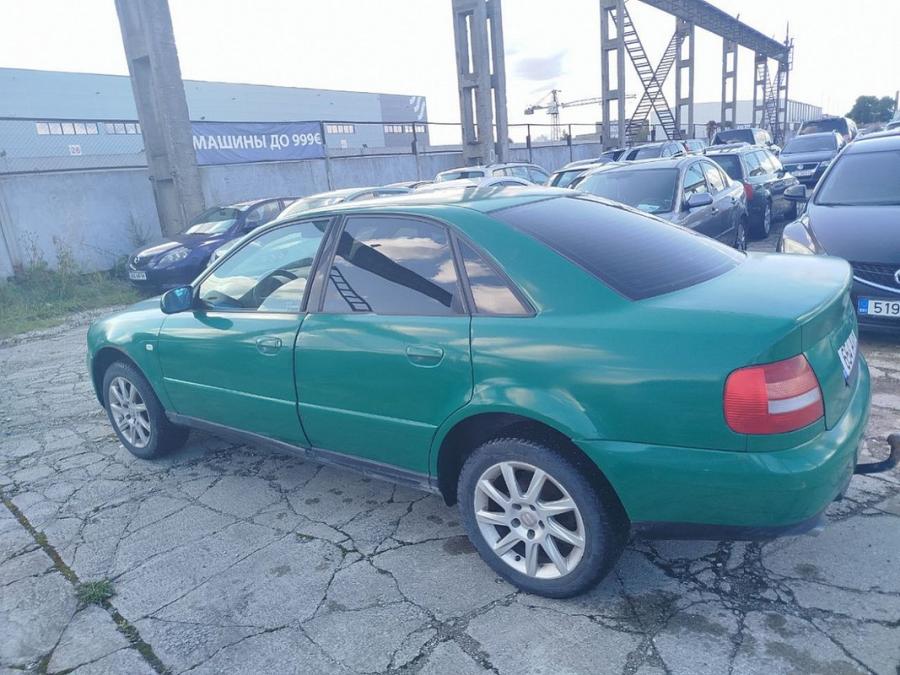 Zaļš Audi A4 2000 Tallina, ar dzinēja tilpumu 1.60 L un nobraukumu 251 tūkst. km par 499 €, foto 12 vietnē AUTOMOTO.COM.LV