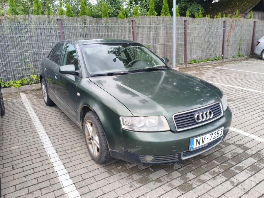 Green Audi A4 2001 in Valmiera, with an engine capacity of 2.00 L and mileage of 202 thousand km for 1650 €, photo 3 on AUTOMOTO.COM.LV