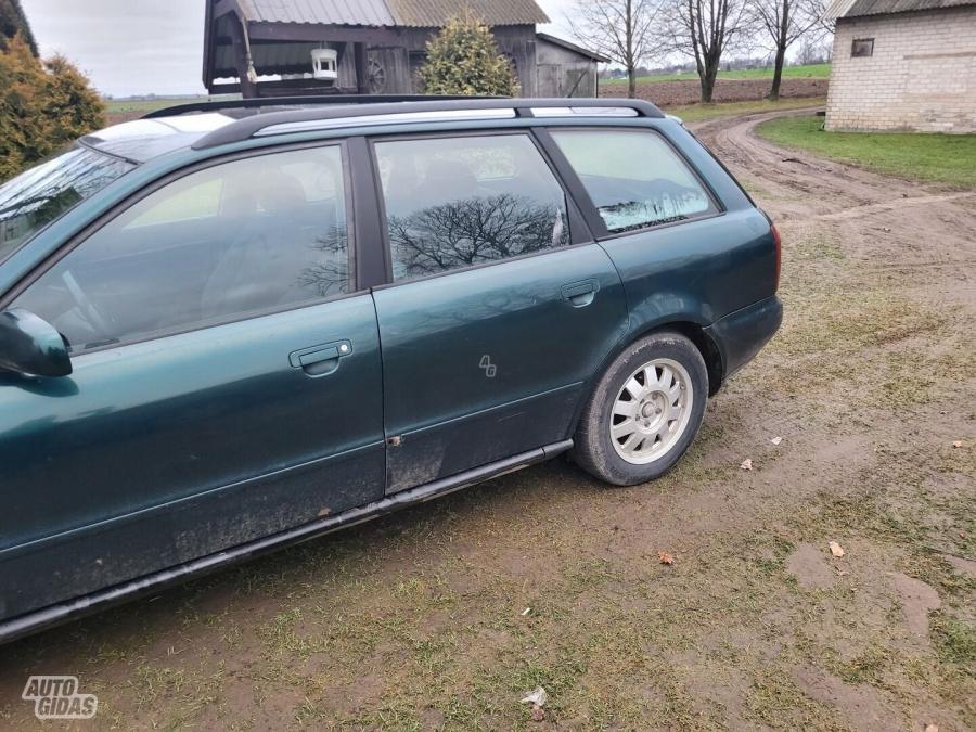 Zaļš Audi A4 1996 Šakiai, ar dzinēja tilpumu 1.90 L un nobraukumu 485 tūkst. km par 700 €, foto 5 vietnē AUTOMOTO.COM.LV