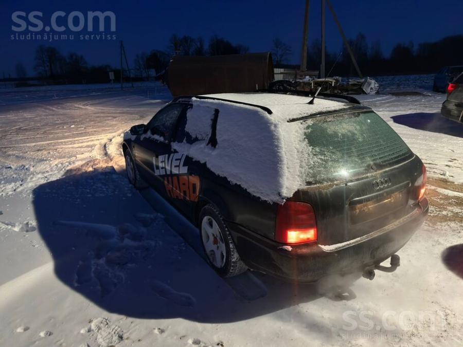 Green Audi A4 1996 in Preili, with an engine capacity of 1.80 L and mileage of 421 thousand km for 887 €, photo 3 on AUTOMOTO.COM.LV