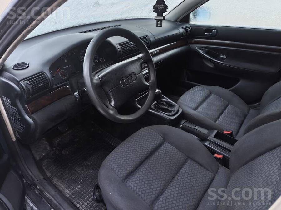 Zaļš Audi A4 1996 Cēsis, ar dzinēja tilpumu 1.80 L un nobraukumu 340 tūkst. km par 2300 €, foto 3 vietnē AUTOMOTO.COM.LV