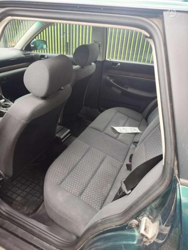 Zaļš Audi A4 1996 Viļņa, ar dzinēja tilpumu 1.90 L un nobraukumu 295 tūkst. km par 900 €, foto 9 vietnē AUTOMOTO.COM.LV