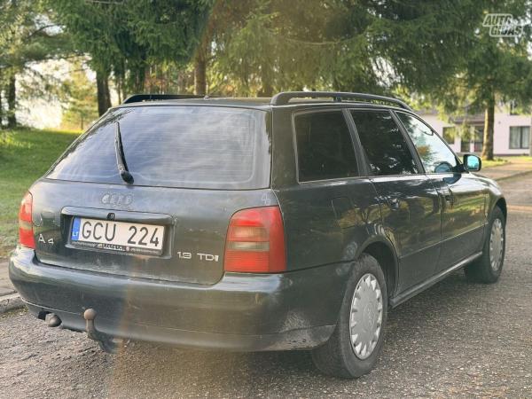 Zaļš Audi A4 1996 Utena, ar dzinēja tilpumu 1.90 L un nobraukumu 326 tūkst. km par 450 €, foto 8 vietnē AUTOMOTO.COM.LV