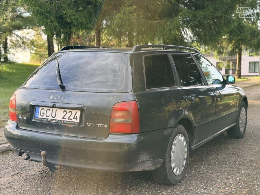 Green Audi A4 1996 in Utena, with an engine capacity of 1.90 L and mileage of 326 thousand km for 450 €, photo 8 on AUTOMOTO.COM.LV