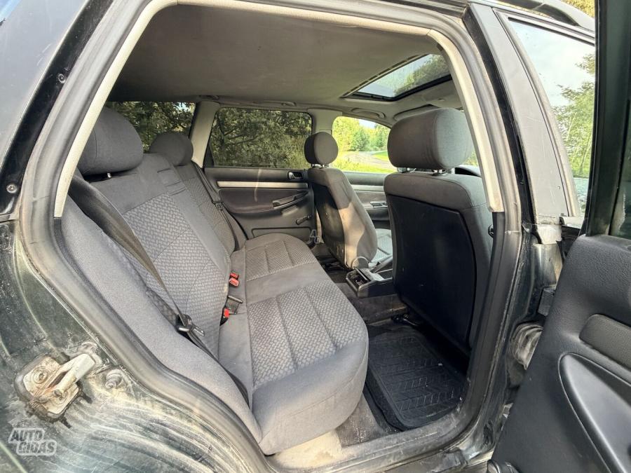 Green Audi A4 1996 in Utena, with an engine capacity of 1.90 L and mileage of 326 thousand km for 450 €, photo 16 on AUTOMOTO.COM.LV