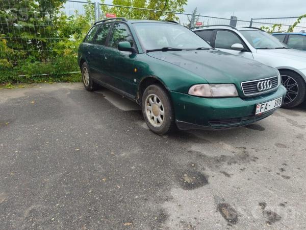 Green Audi A4 1996 in Riga, with an engine capacity of 1.80 L and mileage of 310 thousand km for 1400 €, photo 1 on AUTOMOTO.COM.LV