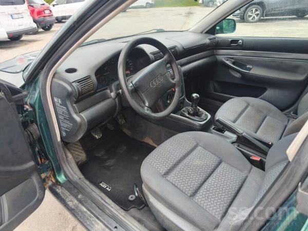 Green Audi A4 1996 in Riga, with an engine capacity of 1.80 L and mileage of 310 thousand km for 1400 €, photo 3 on AUTOMOTO.COM.LV
