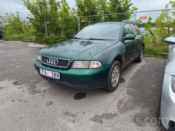 Green Audi A4 1996 in Riga, with an engine capacity of 1.80 L and mileage of 310 thousand km for 1400 €, photo 5 on AUTOMOTO.COM.LV