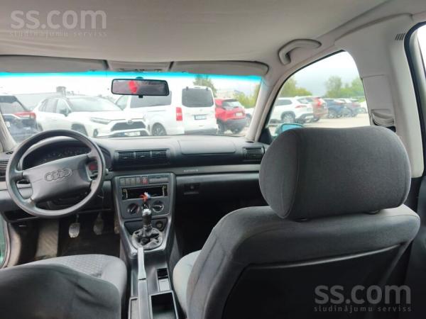 Green Audi A4 1996 in Riga, with an engine capacity of 1.80 L and mileage of 310 thousand km for 1400 €, photo 7 on AUTOMOTO.COM.LV