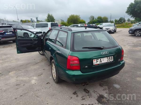 Green Audi A4 1996 in Riga, with an engine capacity of 1.80 L and mileage of 310 thousand km for 1400 €, photo 9 on AUTOMOTO.COM.LV