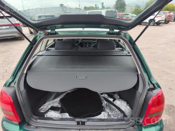 Green Audi A4 1996 in Riga, with an engine capacity of 1.80 L and mileage of 310 thousand km for 1400 €, photo 11 on AUTOMOTO.COM.LV