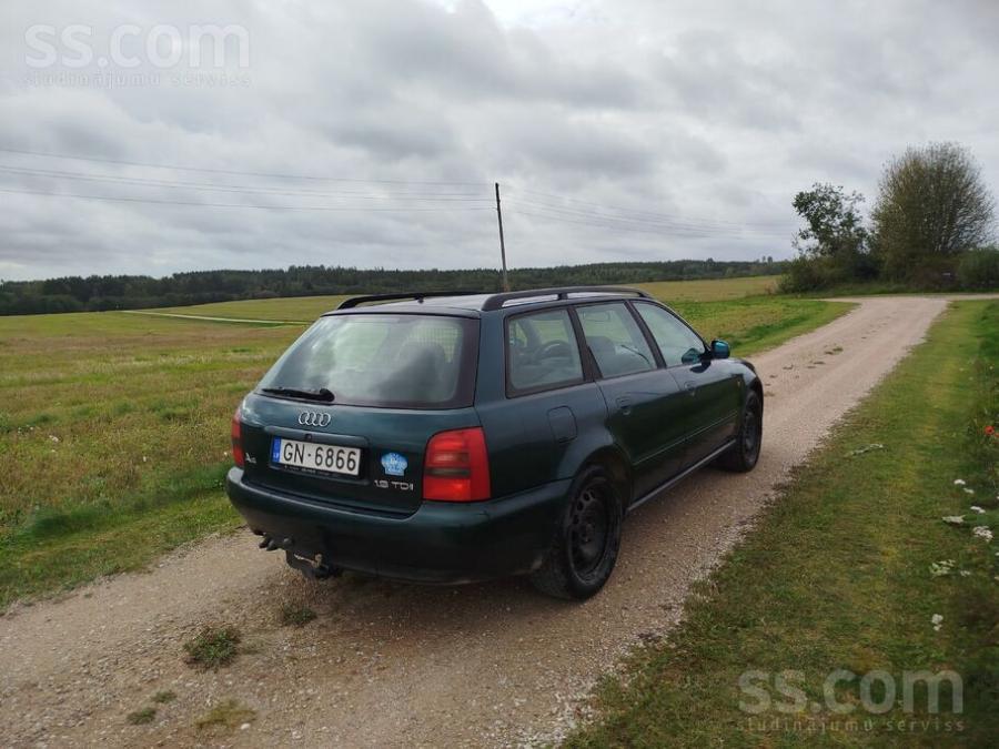 Zaļš Audi A4 1996 Tukums, ar dzinēja tilpumu 1.90 L un nobraukumu 446 tūkst. km par 1550 €, foto 4 vietnē AUTOMOTO.COM.LV