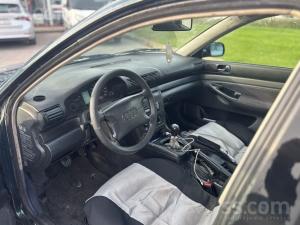 Green Audi A4 1996 in Dobele, with an engine capacity of 1.90 L and mileage of 447 thousand km for 1100 €, photo 7 on AUTOMOTO.COM.LV