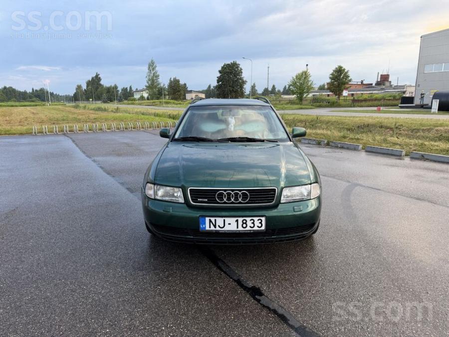 Zaļš Audi A4 1997 Limbaži, ar dzinēja tilpumu 1.80 L un nobraukumu 306 tūkst. km par 2300 €, foto 1 vietnē AUTOMOTO.COM.LV