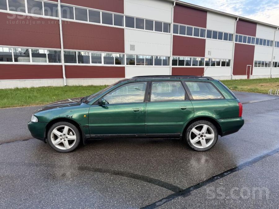 Zaļš Audi A4 1997 Limbaži, ar dzinēja tilpumu 1.80 L un nobraukumu 306 tūkst. km par 2300 €, foto 4 vietnē AUTOMOTO.COM.LV
