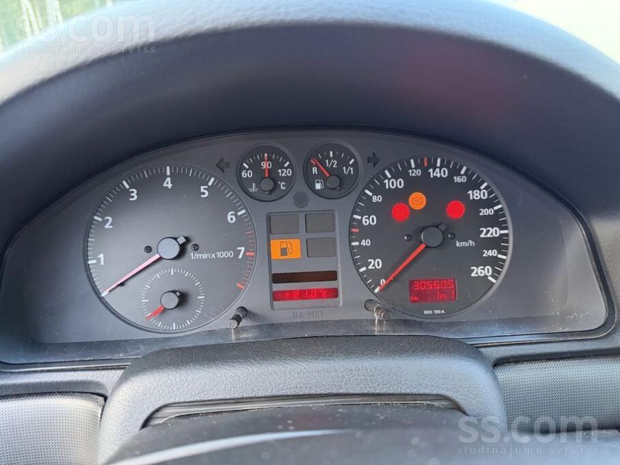 Zaļš Audi A4 1997 Limbaži, ar dzinēja tilpumu 1.80 L un nobraukumu 306 tūkst. km par 2300 €, foto 16 vietnē AUTOMOTO.COM.LV