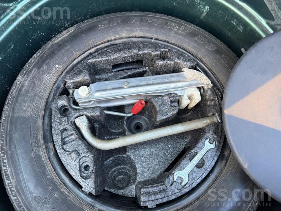 Zaļš Audi A4 1997 Limbaži, ar dzinēja tilpumu 1.80 L un nobraukumu 306 tūkst. km par 2300 €, foto 22 vietnē AUTOMOTO.COM.LV