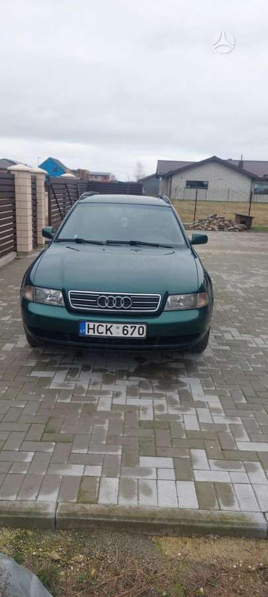 Zaļš Audi A4 1998 Kauņa, ar dzinēja tilpumu 1.90 L un nobraukumu 380 tūkst. km par 950 €, foto 1 vietnē AUTOMOTO.COM.LV