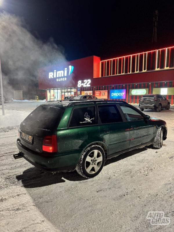 Zaļš Audi A4 1998 Viļņa, ar dzinēja tilpumu 2.80 L un nobraukumu 300 tūkst. km par 1500 €, foto 3 vietnē AUTOMOTO.COM.LV