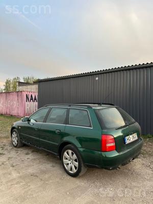 Zaļš Audi A4 1999 Jelgava, ar dzinēja tilpumu 2.50 L un nobraukumu 342 tūkst. km par 1450 €, foto 7 vietnē AUTOMOTO.COM.LV