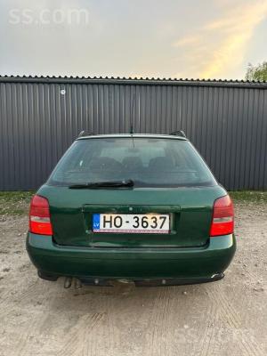 Zaļš Audi A4 1999 Jelgava, ar dzinēja tilpumu 2.50 L un nobraukumu 342 tūkst. km par 1450 €, foto 8 vietnē AUTOMOTO.COM.LV