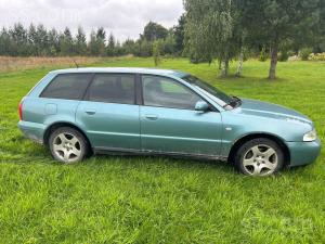 Зеленый Ауди А4 1999 в Елгава, объемом двигателя 1.90 л и пробегом 334 тыс. км за 3500 €, фото 5 на AUTOMOTO.COM.LV
