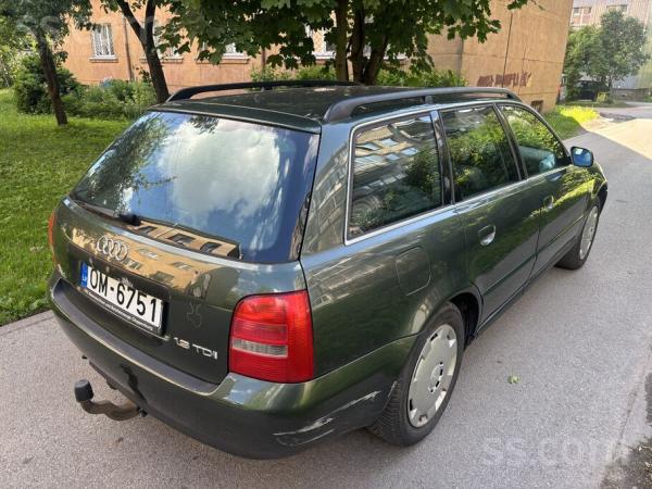 Green Audi A4 2000 in Riga, with an engine capacity of 1.90 L and mileage of 391 thousand km for 2690 €, photo 5 on AUTOMOTO.COM.LV
