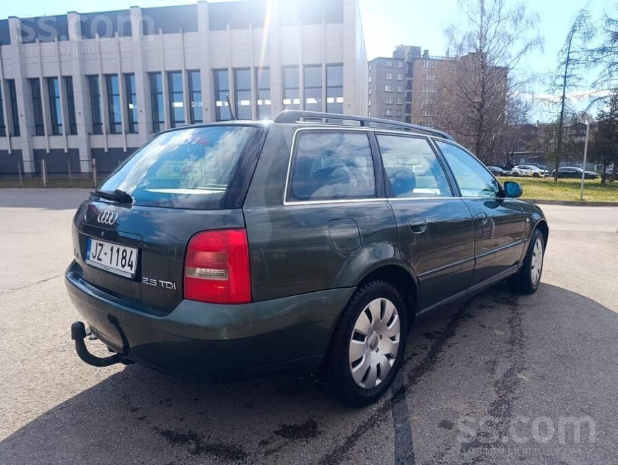 Зеленый Ауди А4 2000 в Даугавпилс, объемом двигателя 2.50 л и пробегом 0 тыс. км за 1350 €, фото 4 на AUTOMOTO.COM.LV