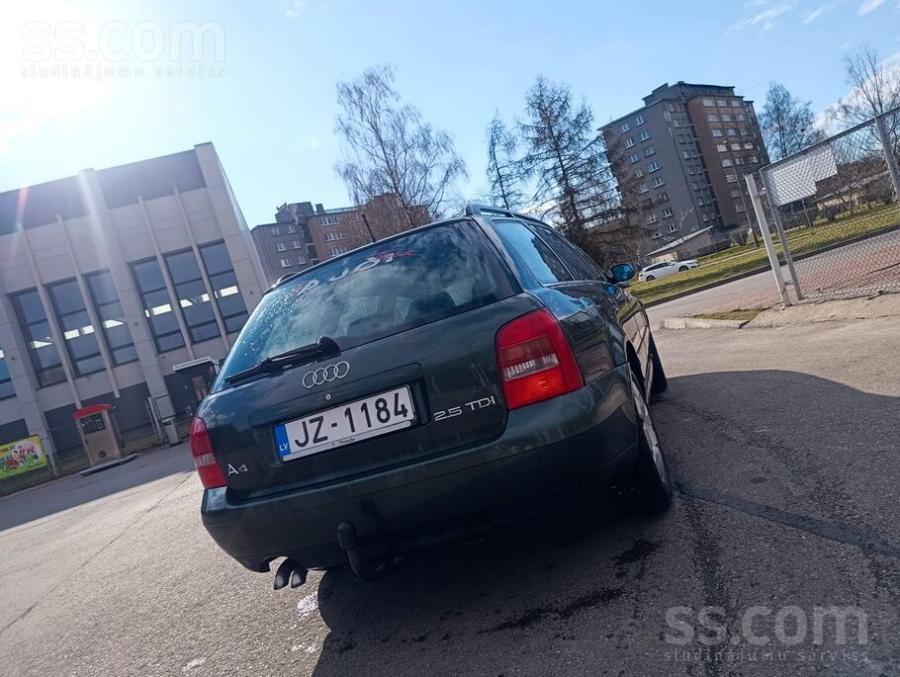 Зеленый Ауди А4 2000 в Даугавпилс, объемом двигателя 2.50 л и пробегом 0 тыс. км за 1350 €, фото 5 на AUTOMOTO.COM.LV
