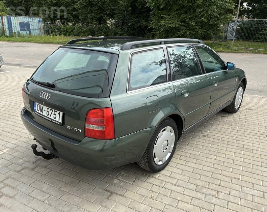 Zaļš Audi A4 2000 Rīga, ar dzinēja tilpumu 1.90 L un nobraukumu 391 tūkst. km par 2650 €, foto 6 vietnē AUTOMOTO.COM.LV