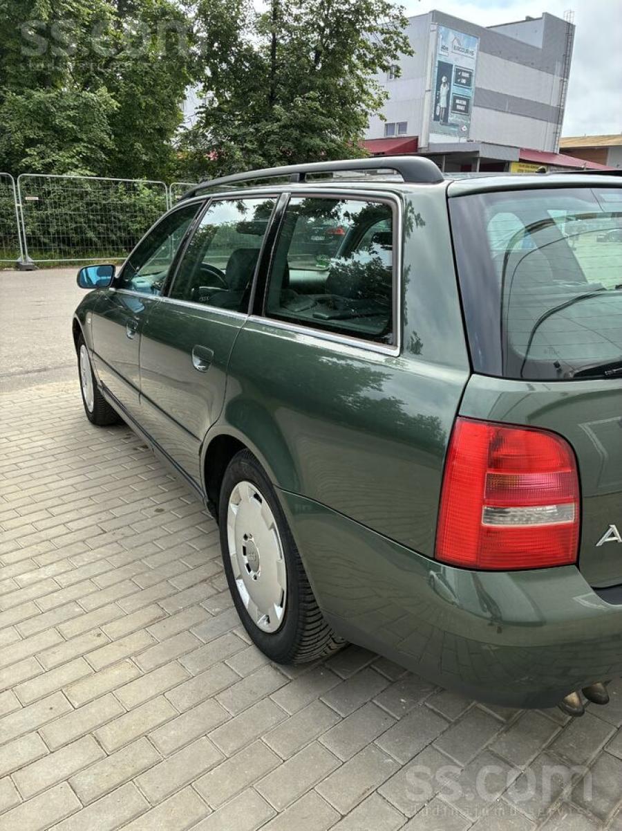 Zaļš Audi A4 2000 Rīga, ar dzinēja tilpumu 1.90 L un nobraukumu 391 tūkst. km par 2650 €, foto 9 vietnē AUTOMOTO.COM.LV