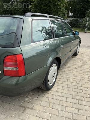 Zaļš Audi A4 2000 Rīga, ar dzinēja tilpumu 1.90 L un nobraukumu 391 tūkst. km par 2650 €, foto 10 vietnē AUTOMOTO.COM.LV