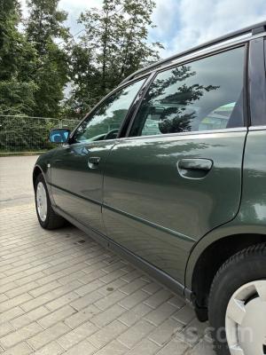 Zaļš Audi A4 2000 Rīga, ar dzinēja tilpumu 1.90 L un nobraukumu 391 tūkst. km par 2650 €, foto 11 vietnē AUTOMOTO.COM.LV