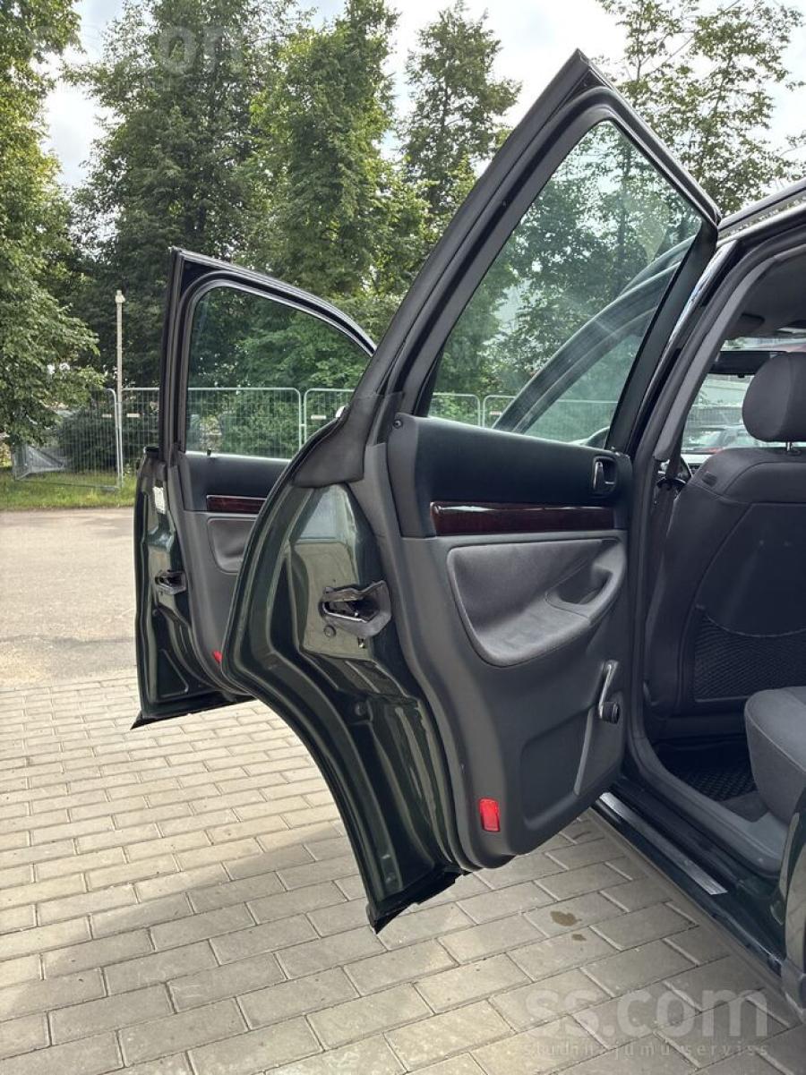 Zaļš Audi A4 2000 Rīga, ar dzinēja tilpumu 1.90 L un nobraukumu 391 tūkst. km par 2650 €, foto 13 vietnē AUTOMOTO.COM.LV