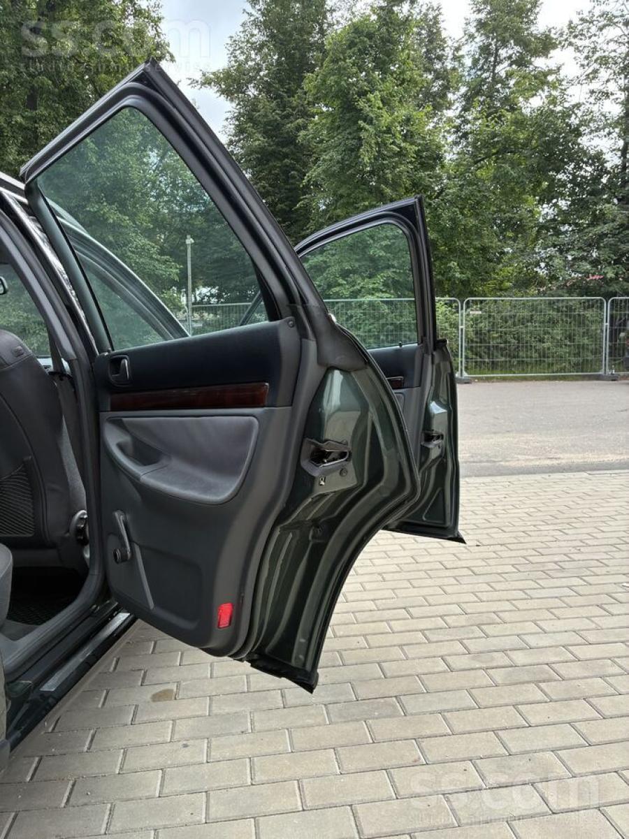 Zaļš Audi A4 2000 Rīga, ar dzinēja tilpumu 1.90 L un nobraukumu 391 tūkst. km par 2650 €, foto 14 vietnē AUTOMOTO.COM.LV