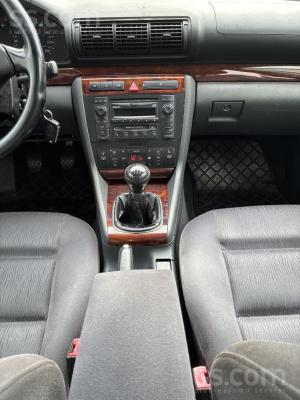 Zaļš Audi A4 2000 Rīga, ar dzinēja tilpumu 1.90 L un nobraukumu 391 tūkst. km par 2650 €, foto 21 vietnē AUTOMOTO.COM.LV