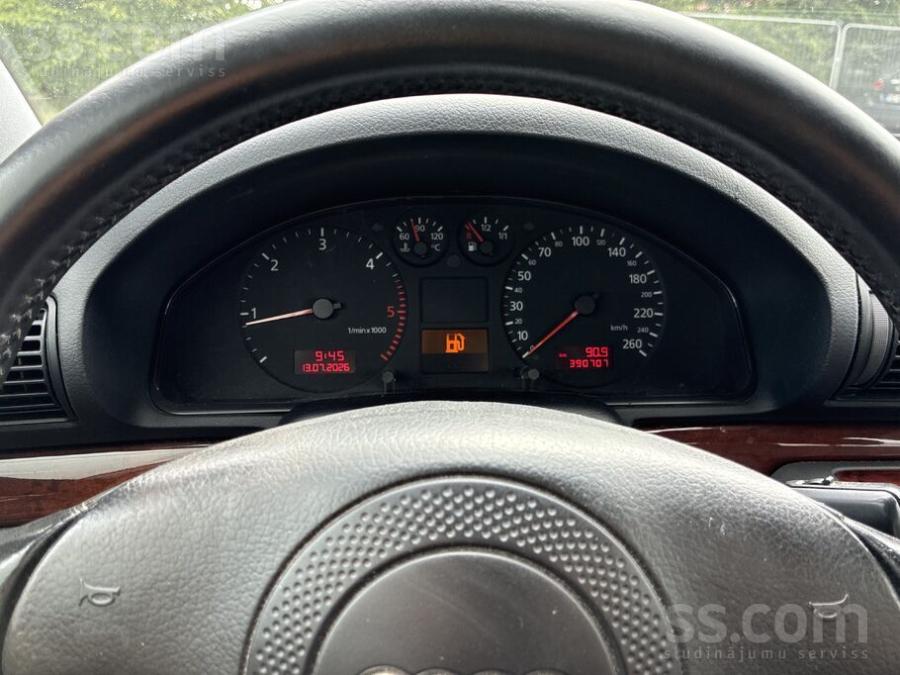 Zaļš Audi A4 2000 Rīga, ar dzinēja tilpumu 1.90 L un nobraukumu 391 tūkst. km par 2650 €, foto 22 vietnē AUTOMOTO.COM.LV