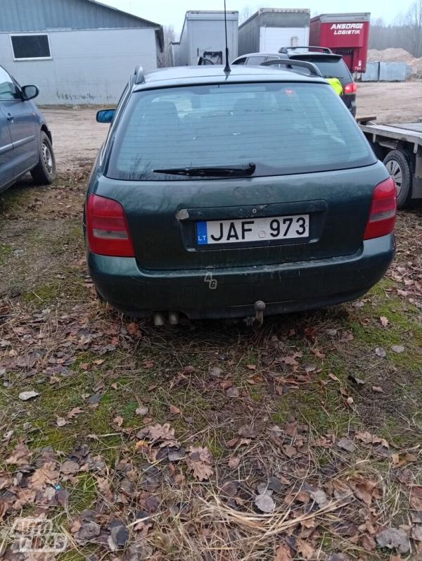 Zaļš Audi A4 2001 Prienai, ar dzinēja tilpumu 1.90 L un nobraukumu 400 tūkst. km par 450 €, foto 3 vietnē AUTOMOTO.COM.LV