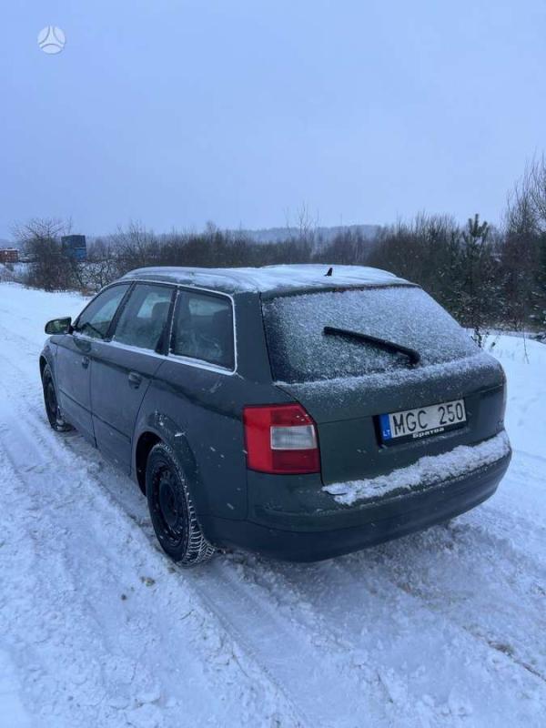 Zaļš Audi A4 2002 Viļņa, ar dzinēja tilpumu 1.90 L un nobraukumu 440 tūkst. km par 600 €, foto 3 vietnē AUTOMOTO.COM.LV