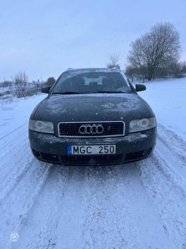 Zaļš Audi A4 2002 Viļņa, ar dzinēja tilpumu 1.90 L un nobraukumu 440 tūkst. km par 600 €, foto 8 vietnē AUTOMOTO.COM.LV