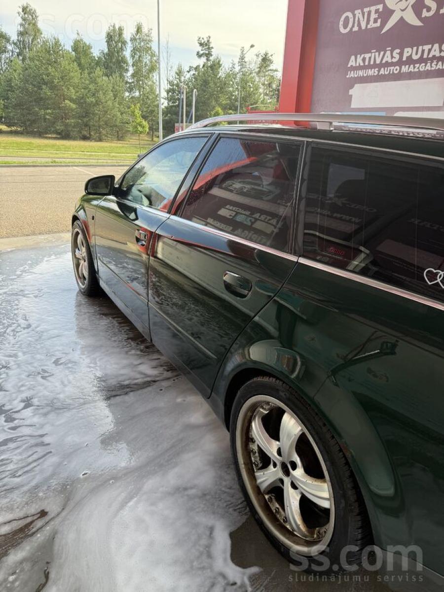 Zaļš Audi A4 2002 Daugavpils, ar dzinēja tilpumu 2.50 L un nobraukumu 440 tūkst. km par 1400 €, foto 7 vietnē AUTOMOTO.COM.LV